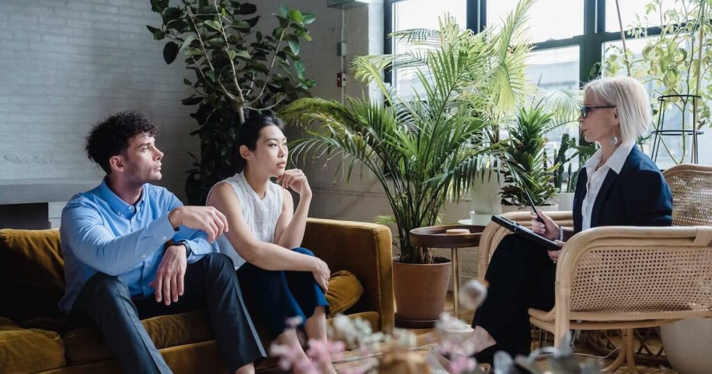 What is the Difference Between a PHP and IOP? - Pura Vida Recovery